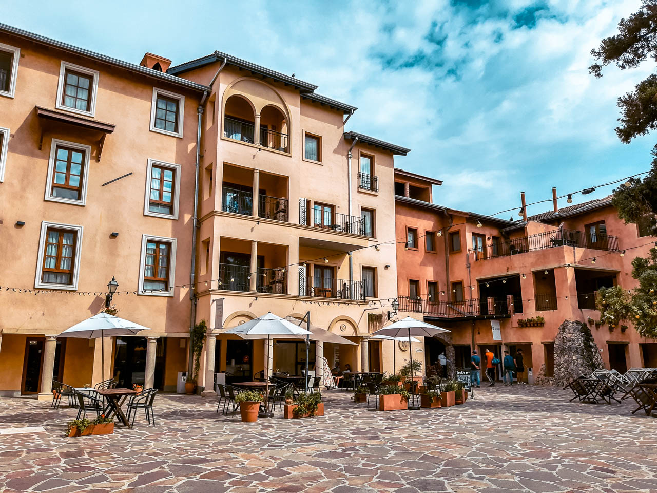 TORREPUEBLO: LA TOSCANA ITALIANA EN PLENO BENAVIDEZ